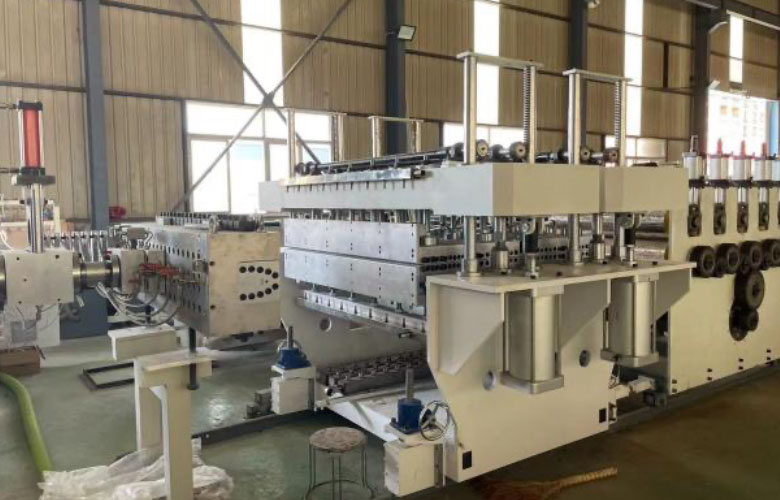 1200mm PP Hollow Grid Sheet Machine – Fullwin Extruder Machinery